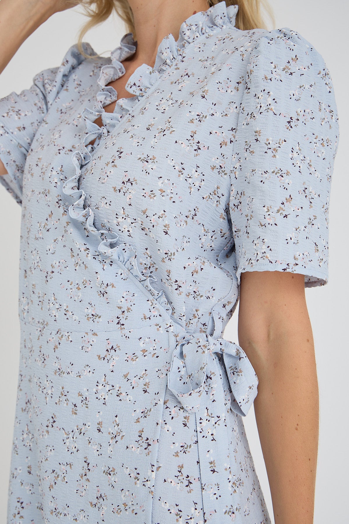 A-View - Kjoler - Peony Dress - Light Blue/Off White - Villoid