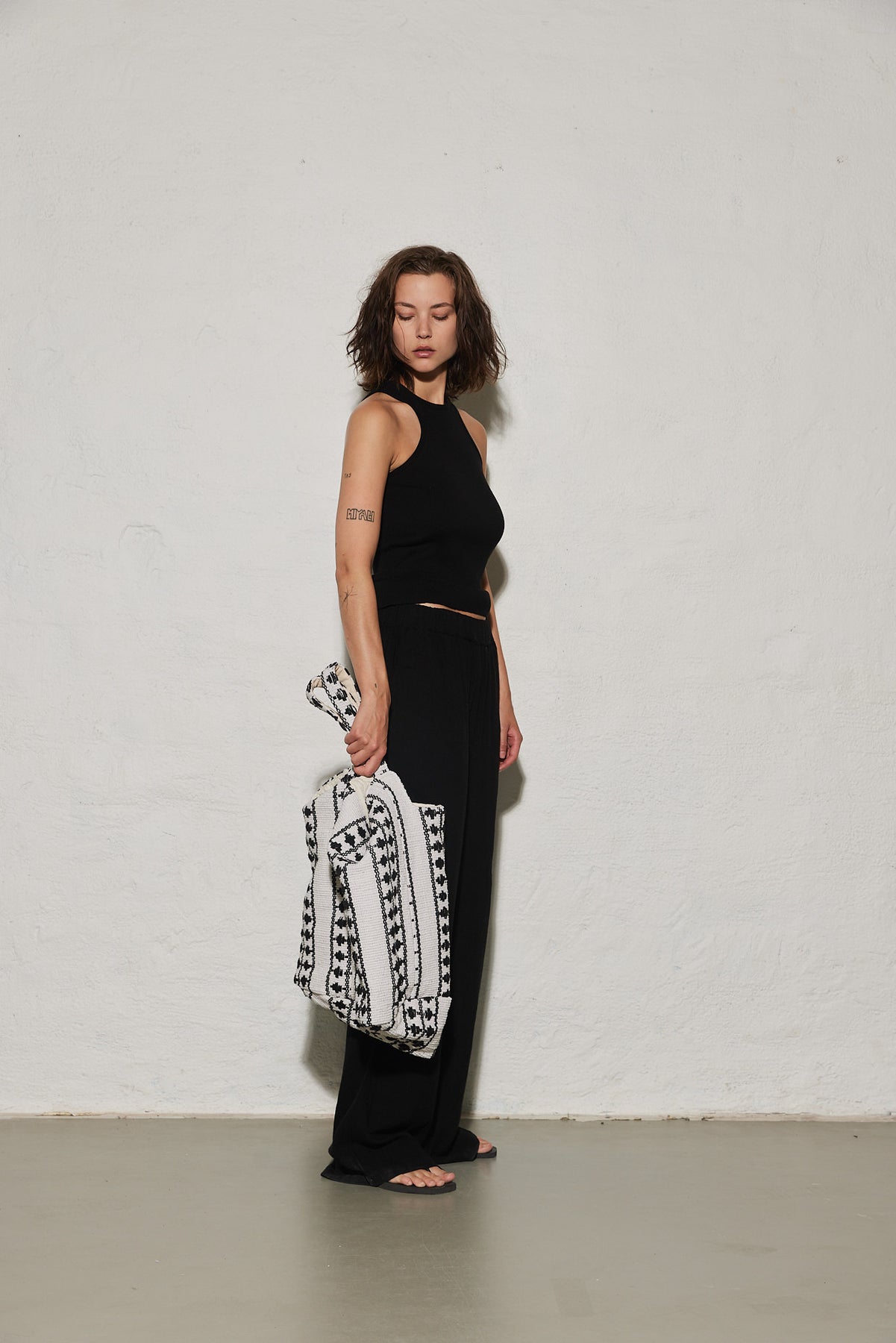 Envelope1976 - Vesker - Bay Bag - White / Black - Villoid