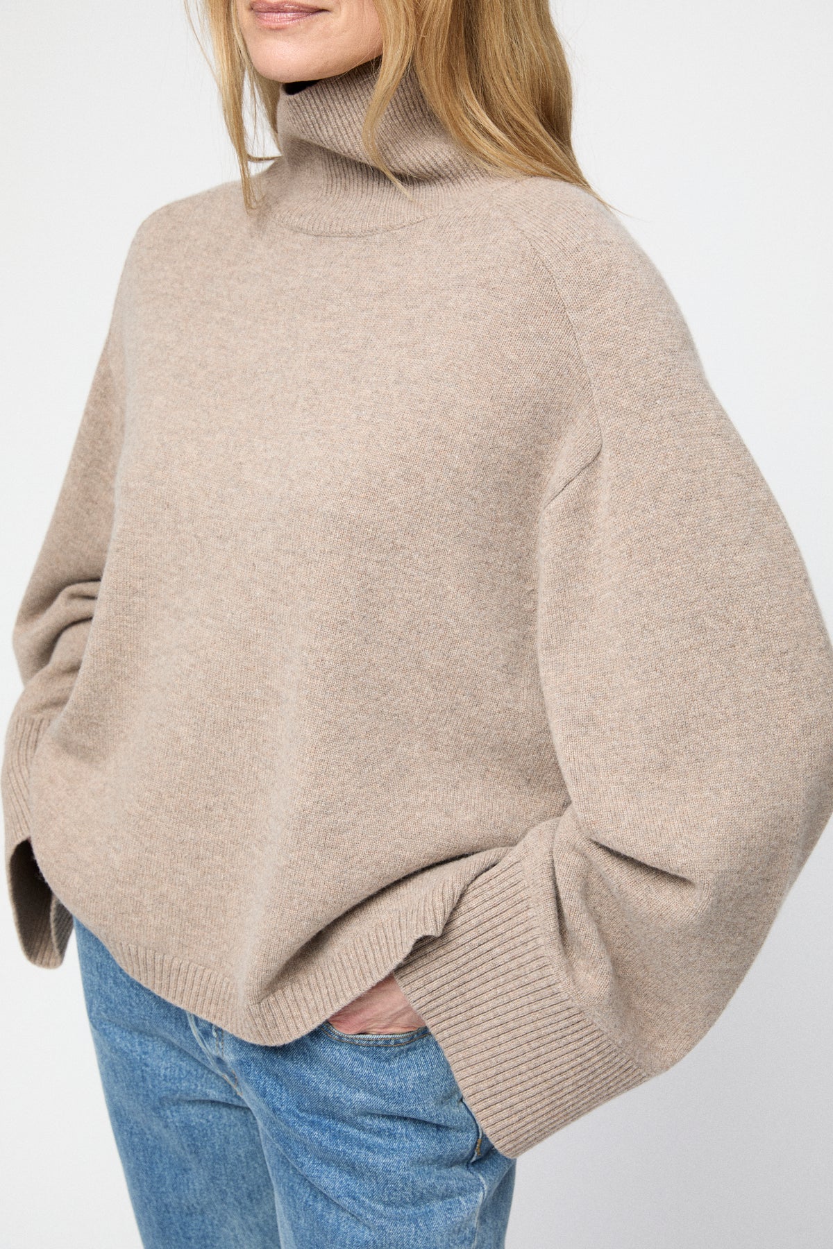 FWSS - Gensere - Cape Cod Turtleneck Sweater - Wheat - Villoid
