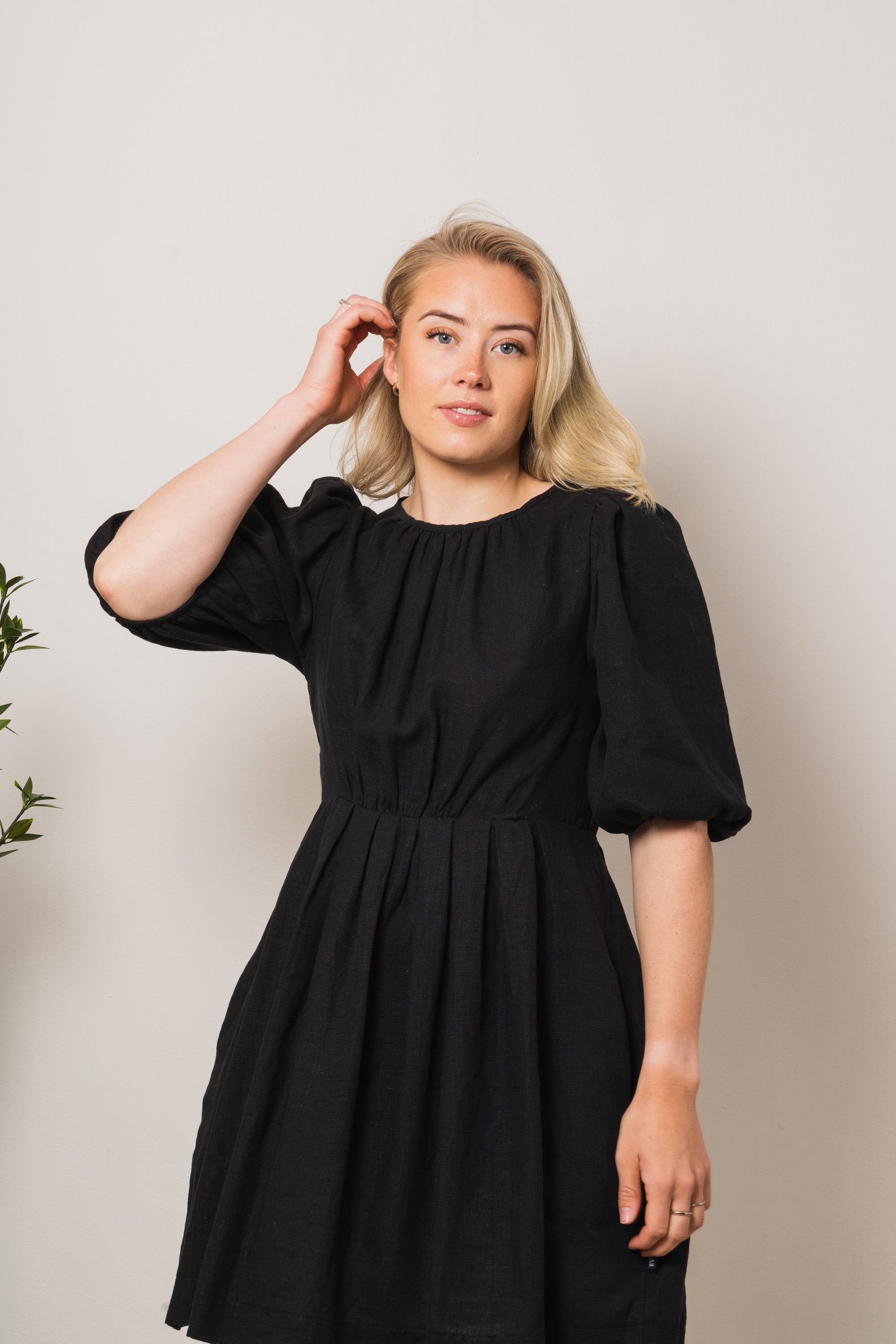 Eli Linen Dress - Black – VILLOID