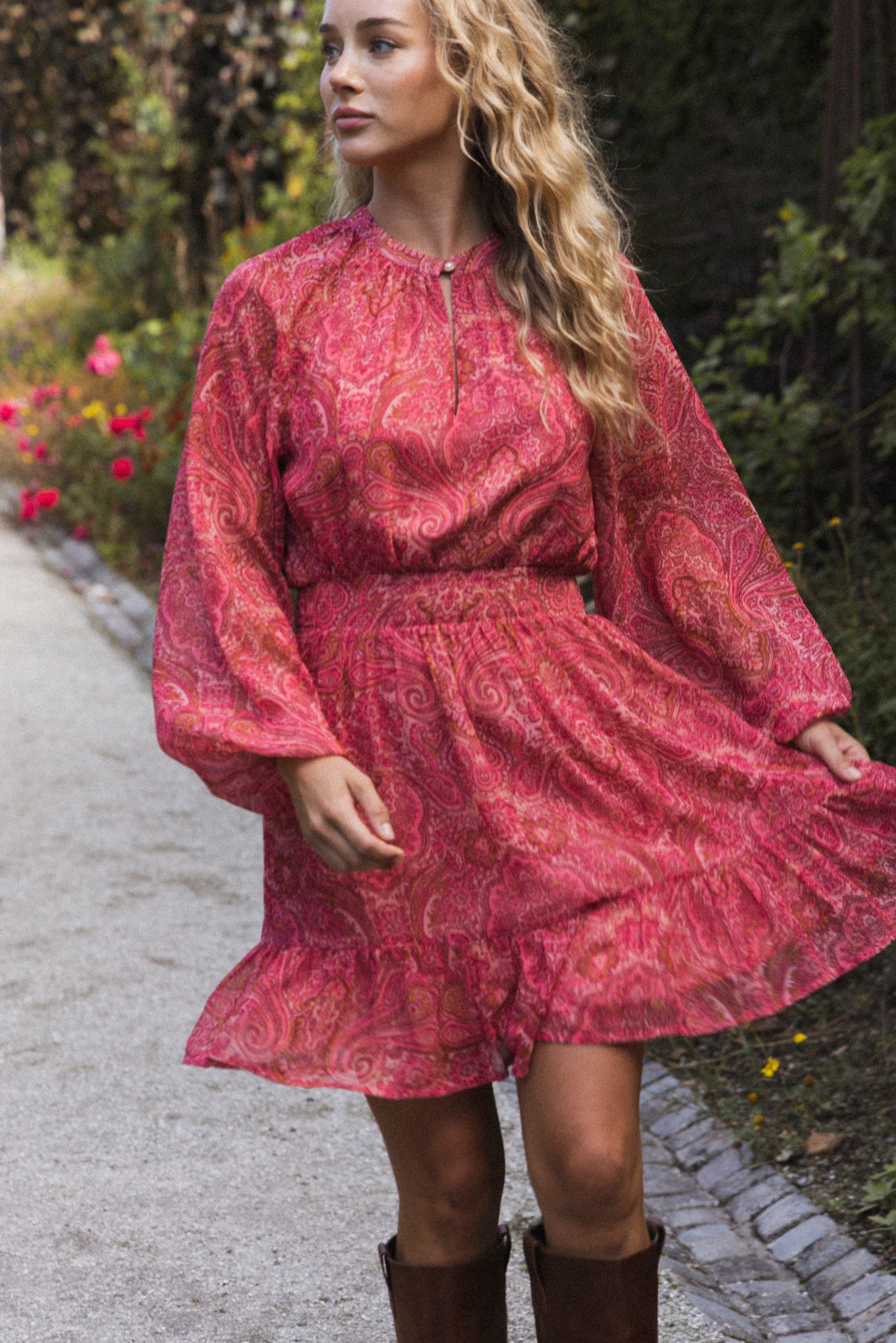 OSMINE af nor - Kjoler - Raina Chiffon B Dress - Red Paisley - Villoid