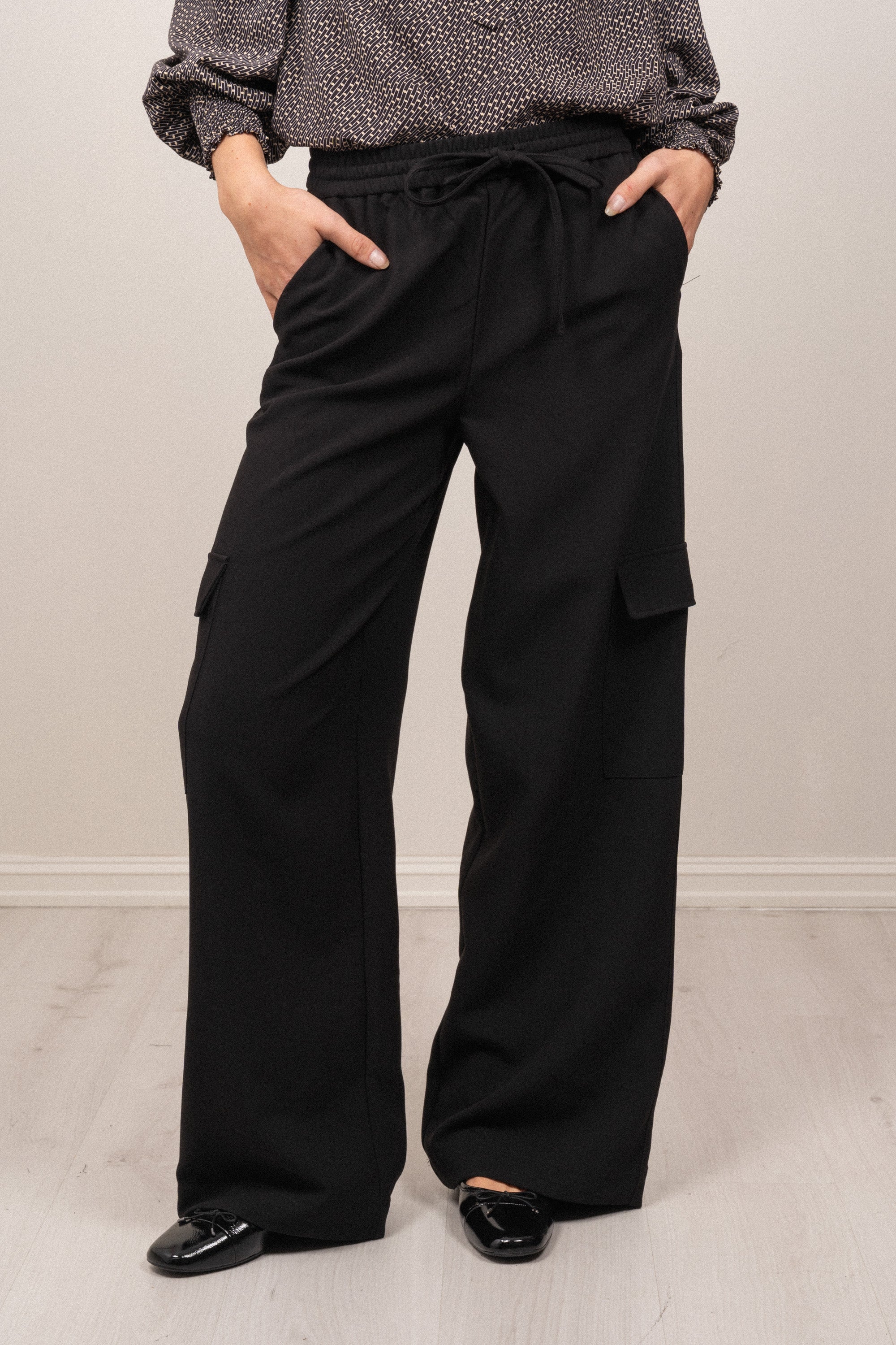Barbine Cargo Pant - Black – VILLOID