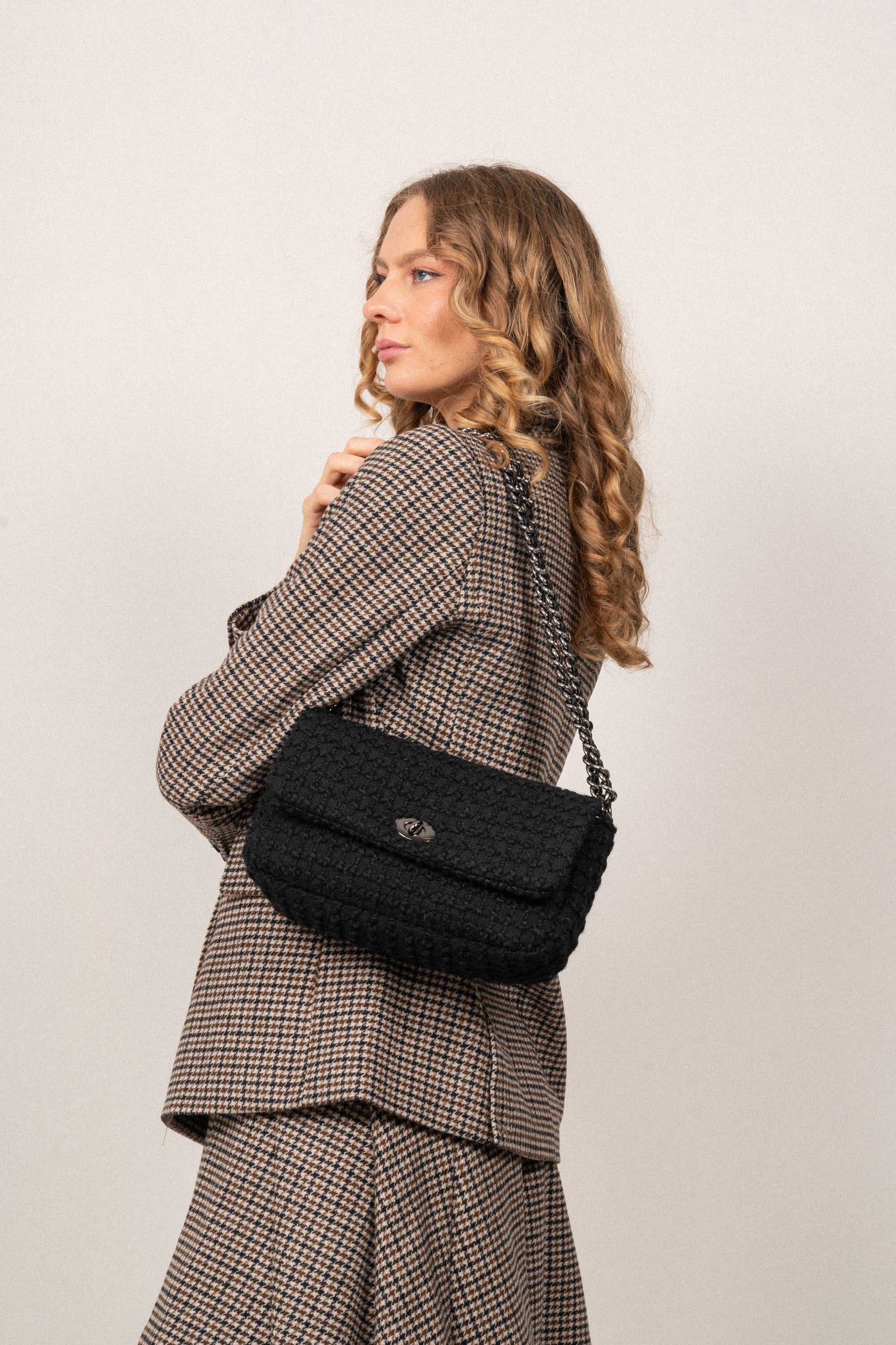 Ashby Hollis Bag - Black – VILLOID