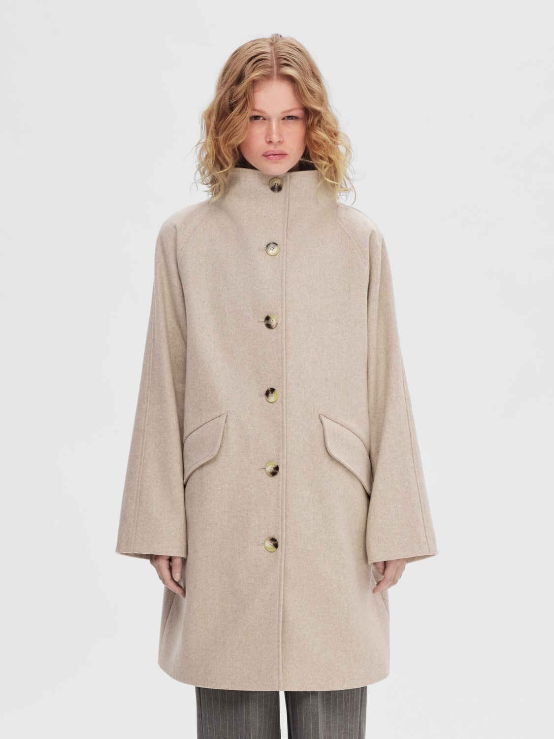Vinni Wool Coat - Sandshell – VILLOID