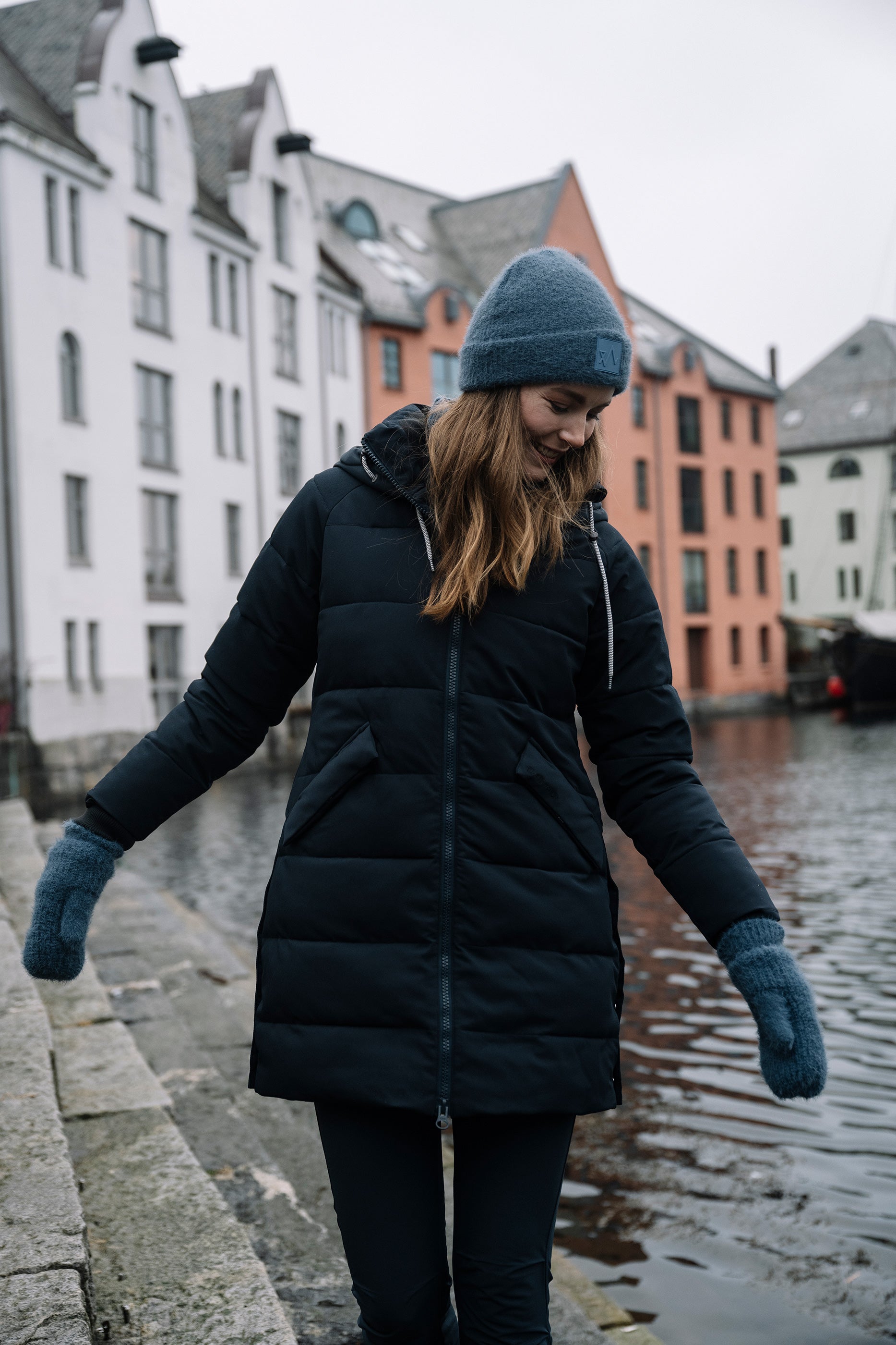 Mellow Sara Parkas - Sort – VILLOID